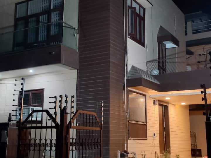 Stay In Comfort And Peace - Mathura