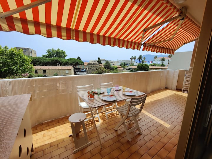 T3 Chic Vue Mer : Un Cocon à 3min Des Plages - La Seyne-sur-Mer