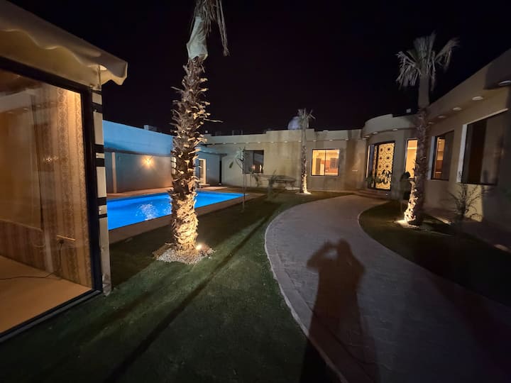 Chalet With Pool And Padel - Riyadh