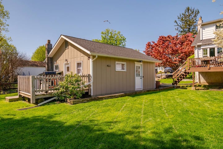 Cozy Cottage With Backyard - Strasburg, PA