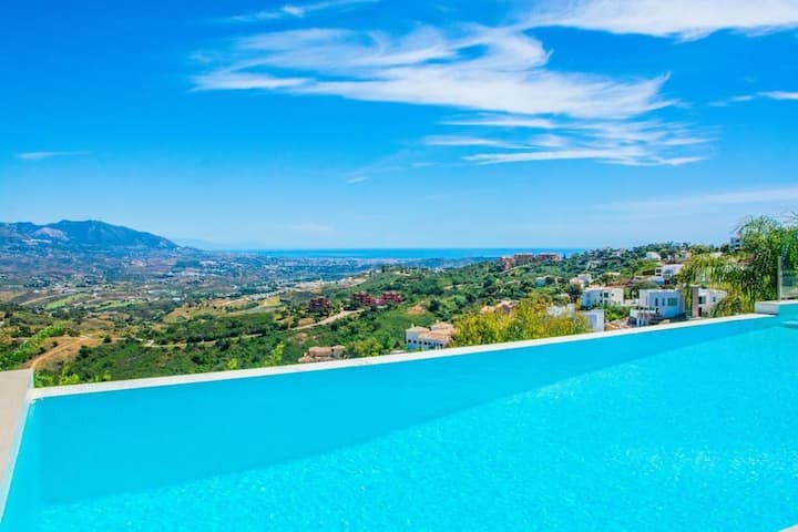 New Modern Villa Elviria, Mairena Pool Bbq&views - Calahonda