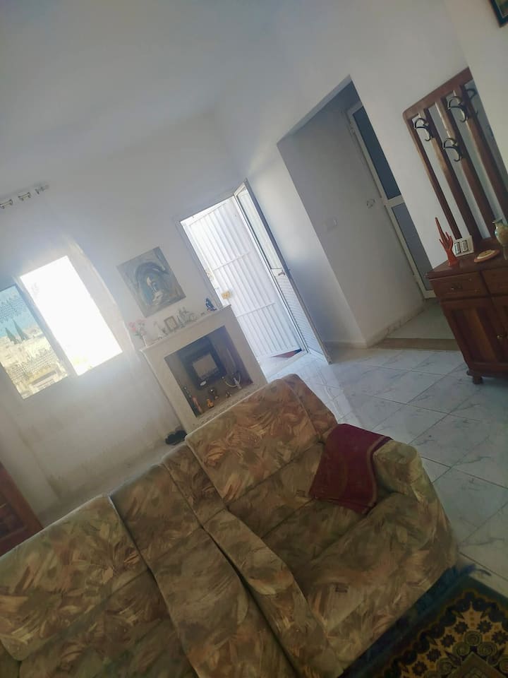 Appartement Lumineux Avec Balcon – Ettahrir - Tunis