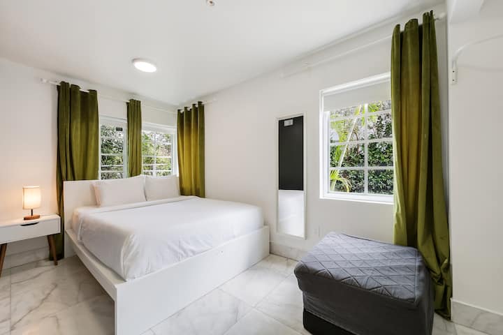 At Mine - 2 Beds Apt. - Miami Beach