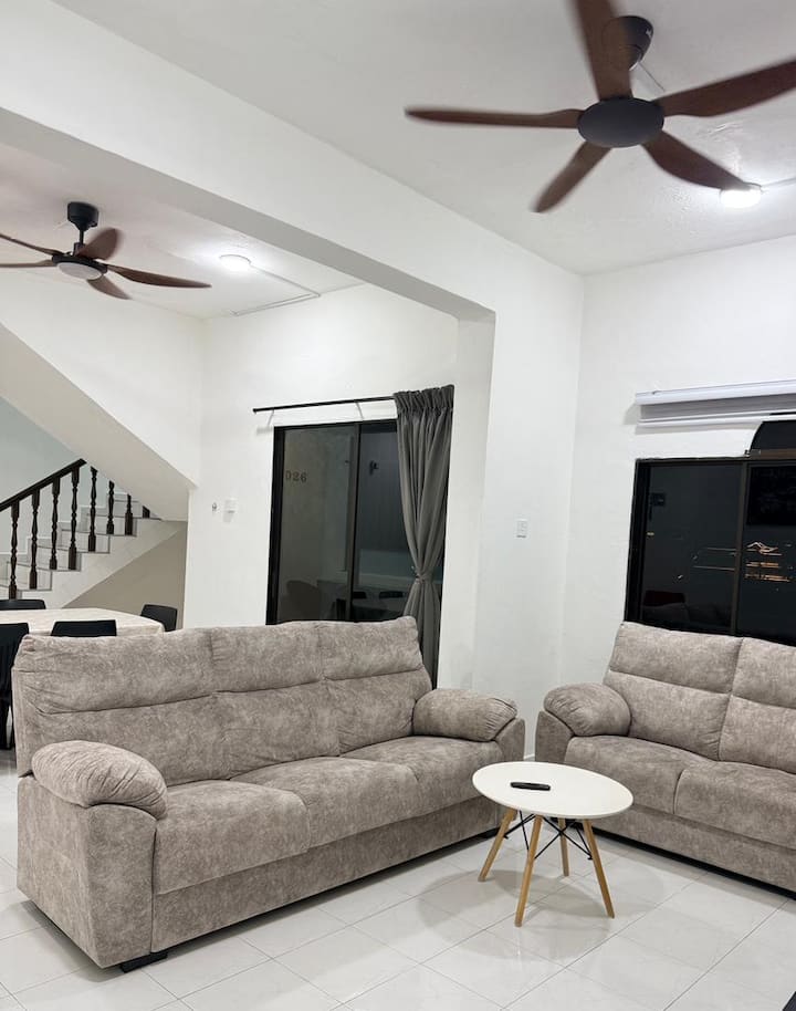 Cozy & Spacious Apartment With City View | 10 Pax - Muar