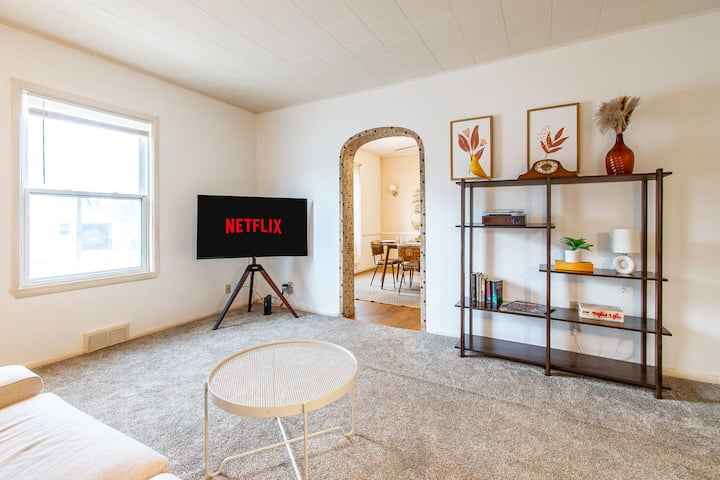 2br I 3 Mins To Downtown, Queen X 2, Sleeps 4, Tv - NDSU, Fargo