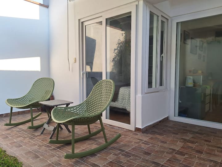 Habitación Con Baño Privado, Oficina Y Terraza. - Perú