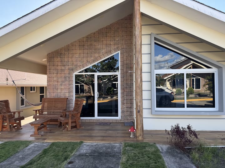 Villa En Los Portales - Honduras