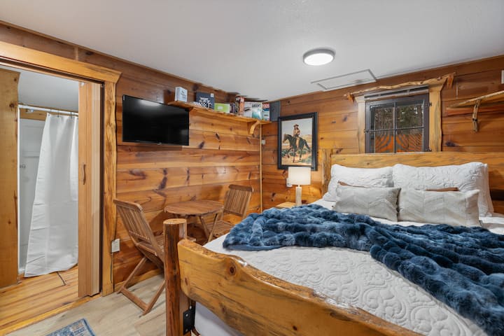 Hidden Pines Cabin: A Peaceful Black Hills Retreat - Keystone, SD