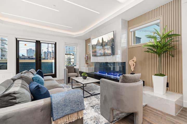 Rare Find 2300sf 4br Luxury Home Near Sunset Beach - Vancouver