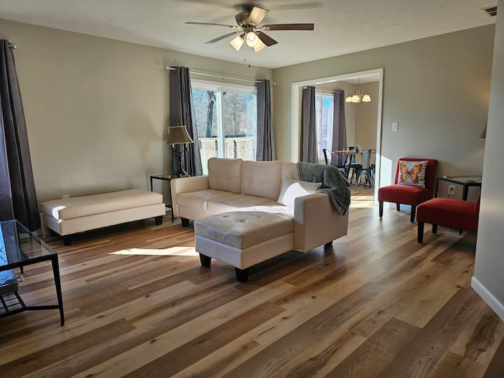 Home Base For Exploring Springfield - Springfield, MO