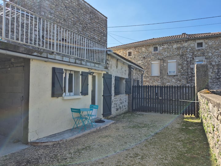 Gîte Maréchal Bleu
Petite Maison De Plain-pied - Ruoms