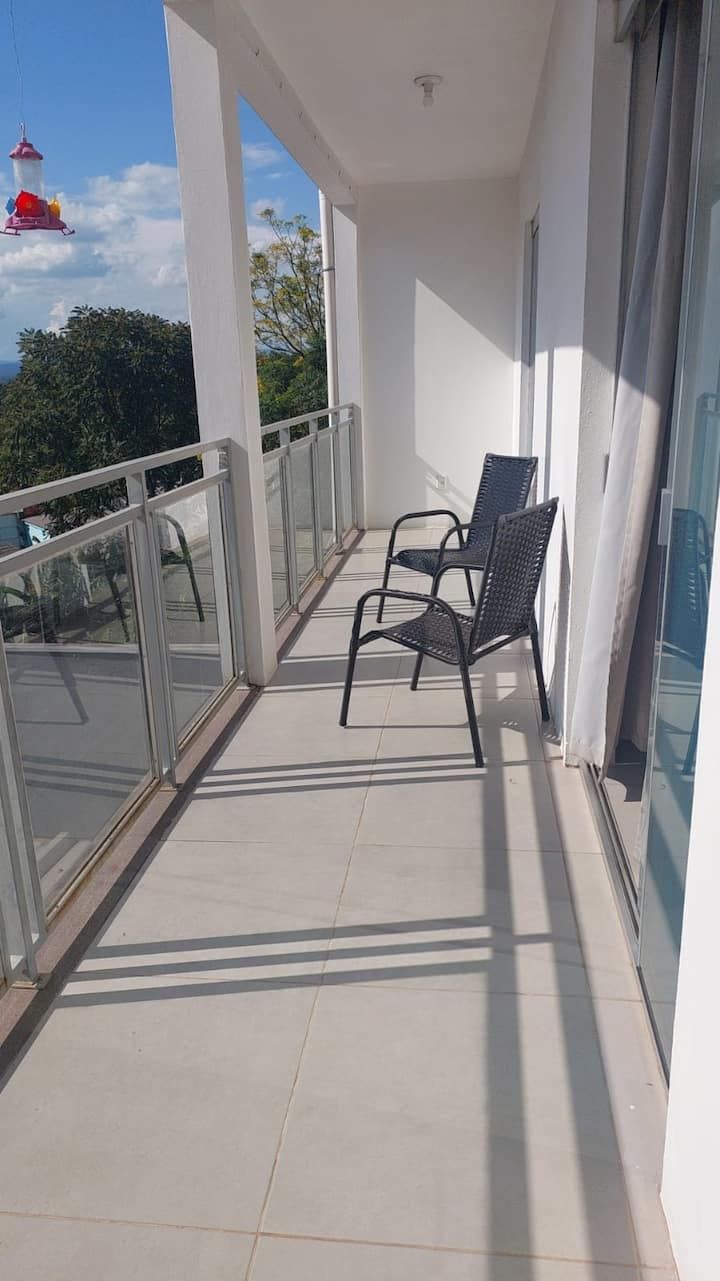 Casa 03 Dormitórios, Para 04 Até 12 Pessoas - Novo Hamburgo