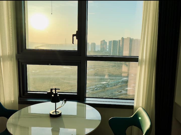 [오픈특가]#인천 #송도 #노을맛집 #고층# #서해대교뷰맛집#커플데이트#무료주차#쉼스테이 - Incheon