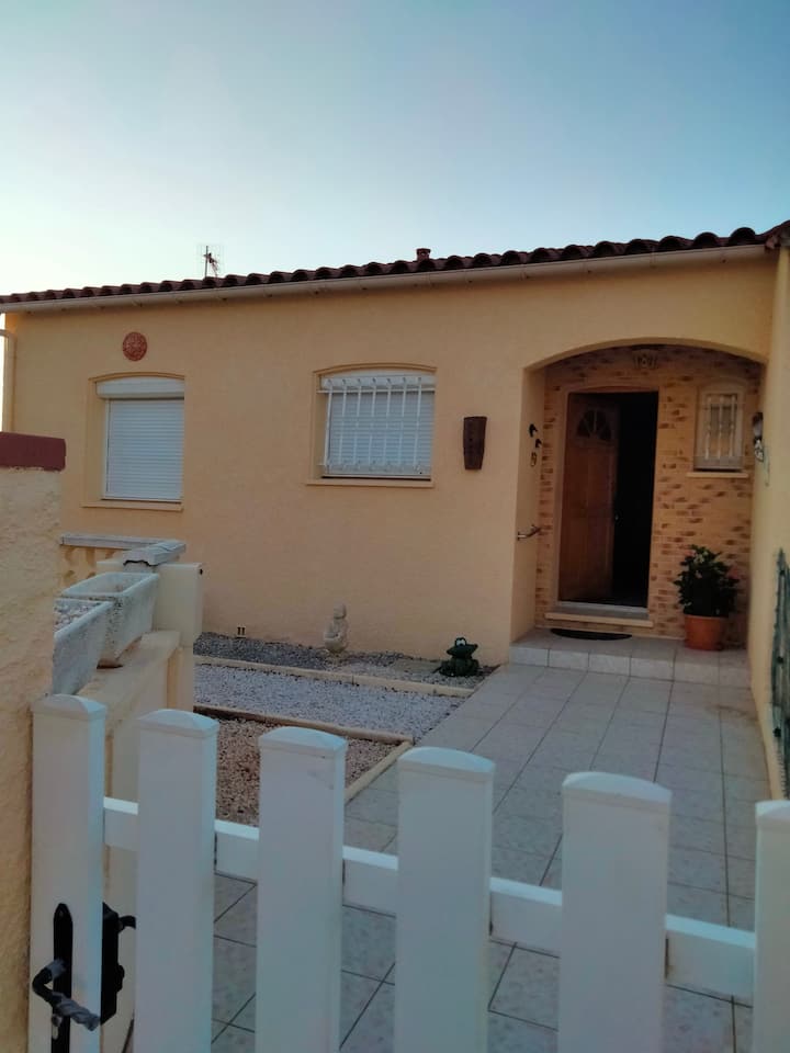 Villa Meublée Avec Terrain Clôturé Et Terrasse - Le Boulou