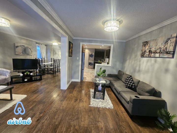 Backs Into Ravine & Conservation Area - Ajax