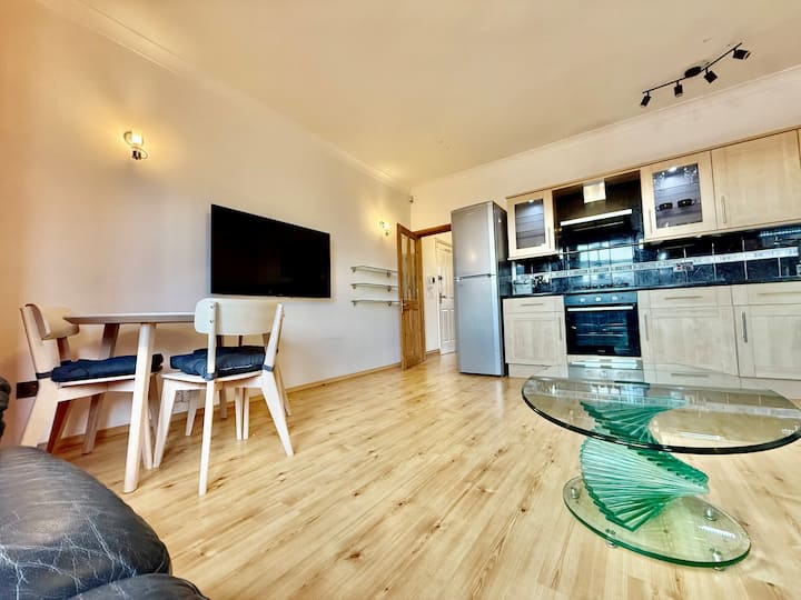 Spacious 1 Bed Flat - Free Parking - Great Area - Henley-on-Thames