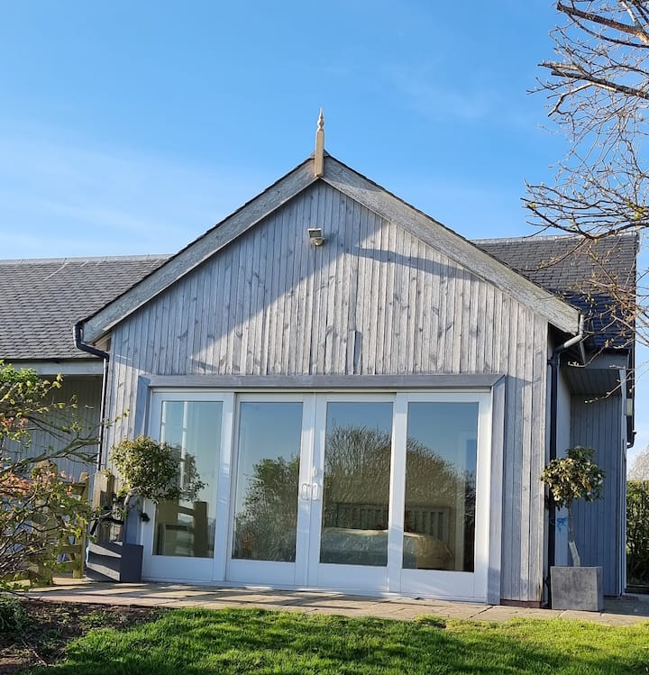 Huntshaw Stables, Earlston, Scottish Borders. - Melrose