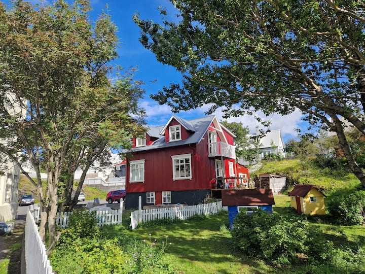 Cozy Rustic House In Downtown Hafnarfjordur - Islande