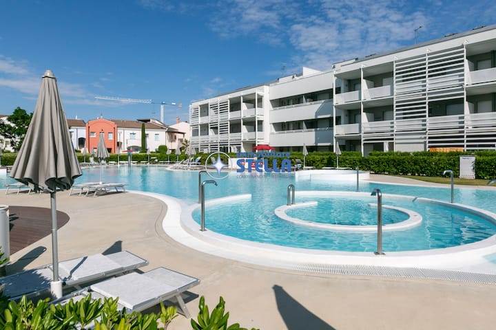 Laguna Park 8 °Pool & Parking Included° - Lido di Jesolo