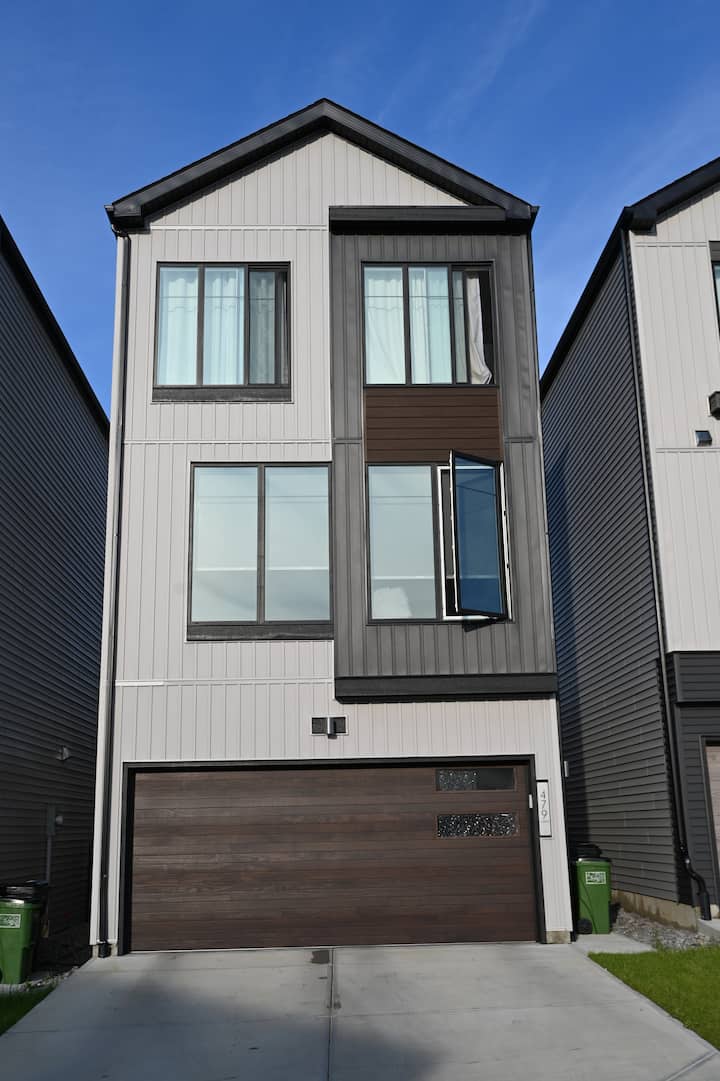 Luxury 4bdr Sw Edmonton Hideaway | Entire Home - Edmonton