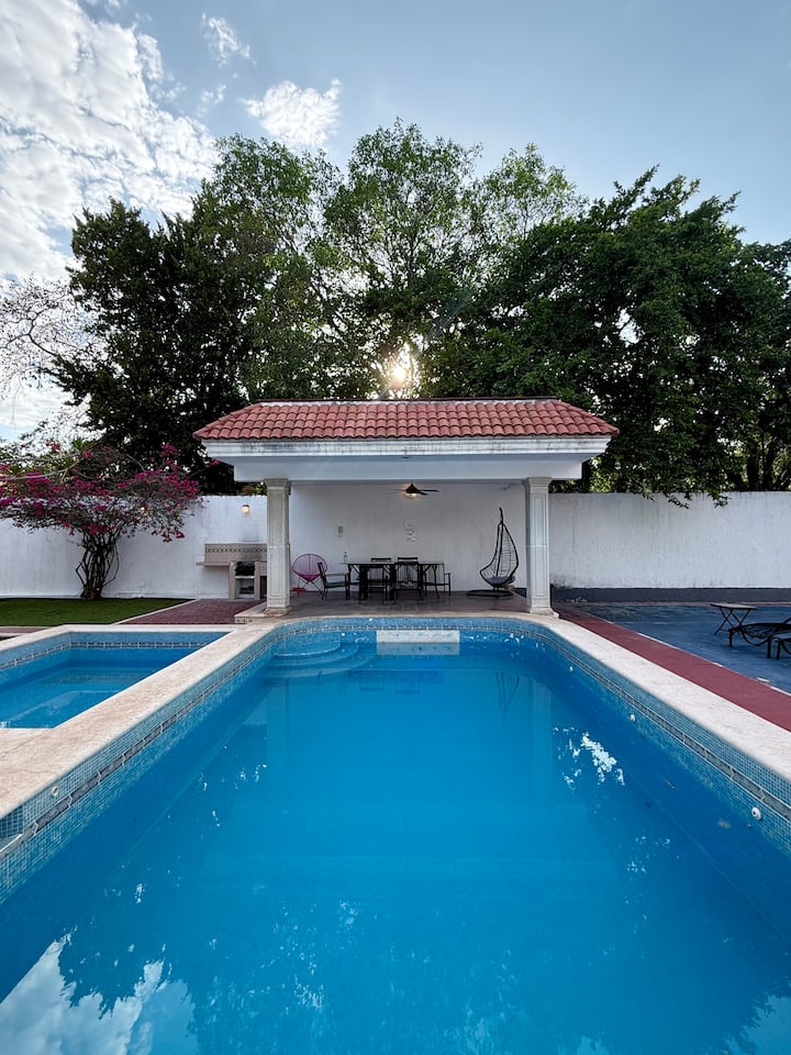 Alojamiento Con Alberca Con 3 Recamaras - Yucatan