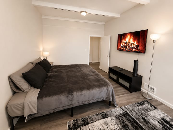 Spacious 2 Bed 1.5 Bath Soma Apt W/ Private Yard. - San Francisco, CA