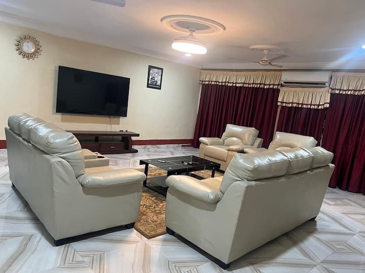 Exquisite 2 Bedroom 1 Bath Apartment. - Kumasi