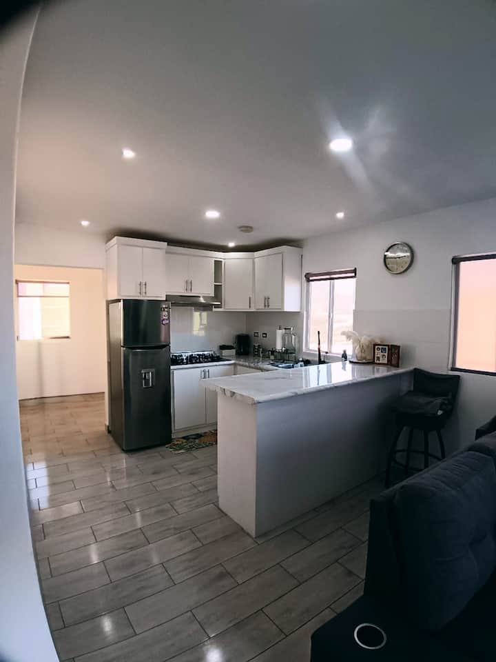 Casa Completa En 2° Piso.  Cómodo Y Tranquilo - Ensenada