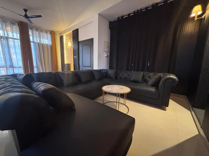 Terminal Stay - 3bhk Presidential Suit In Meerut - 메루트