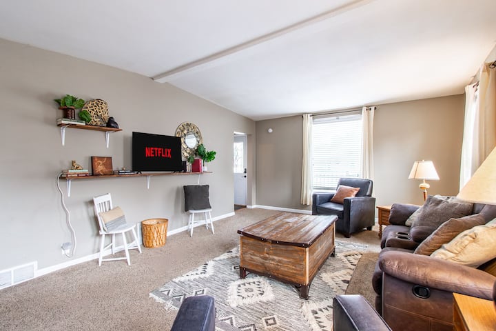 3br I Sleeps 8, Queen X 4, 5 Minutes To Downtown - ファーゴ, ND