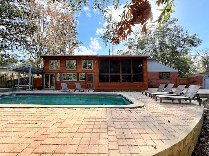 Walk To Uf From This Retreat For 4! - Gainesville, FL