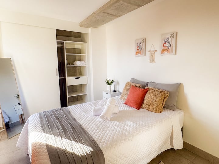 Cómodo Y Moderno Apartamento En Zona 10 - Guatemala City