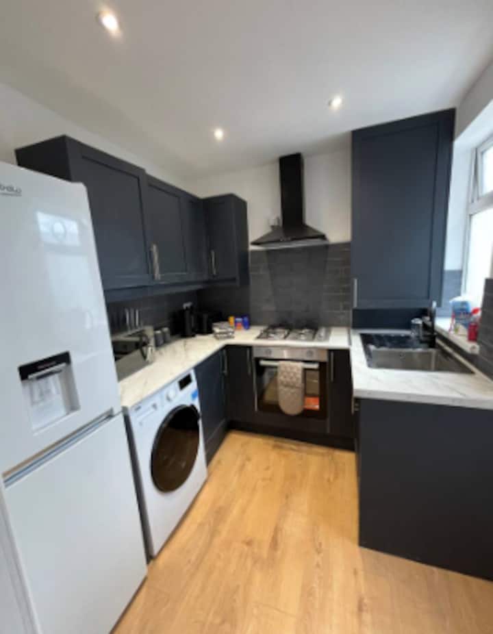 Jack Of Spades | 4 Bed | Driveway | Warrington - Warrington