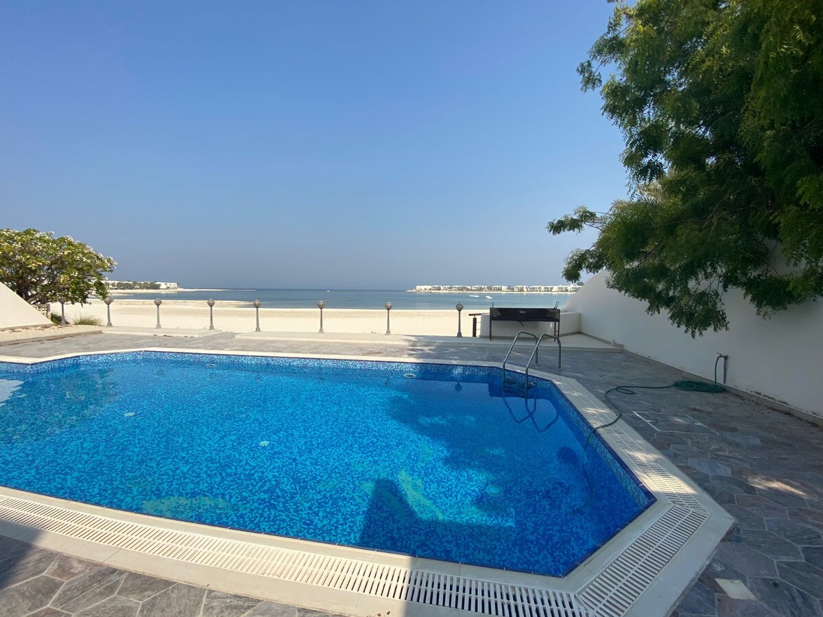 Villa de luxe sur la plage à Durrat Al Bahrain - Maisons à louer à Atol ...