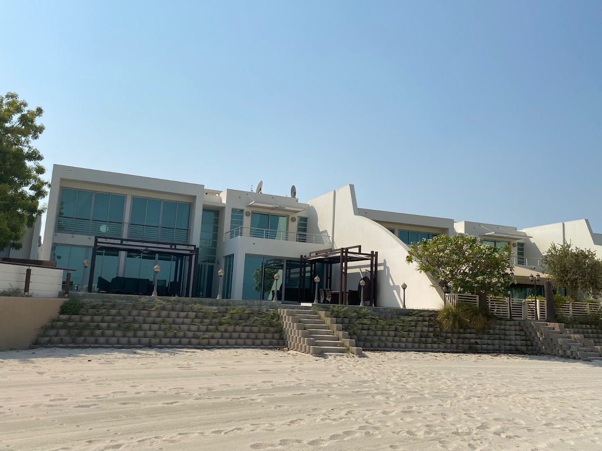 Villa de luxe sur la plage à Durrat Al Bahrain - Maisons à louer à Atol ...