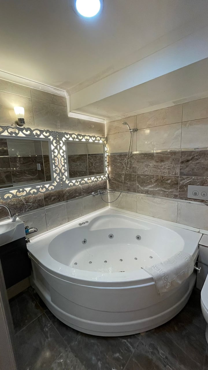 Suit Lüx Jakuzili Deluxe Oda Tipi Ankara Merkez - Ankara