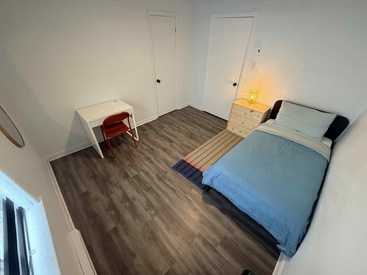 Grand Appartement (4 Chambres) Dans Le Vieux-nord - Sherbrooke