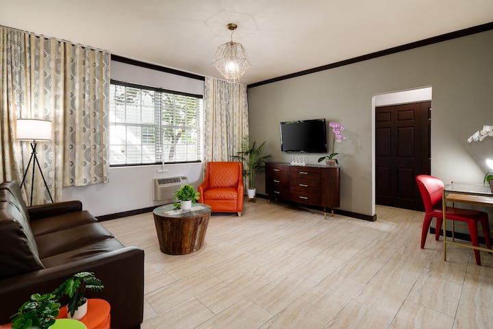 Steps Of The Sand | Bright Sobe Gateway | 1br2beds - South Beach, FL