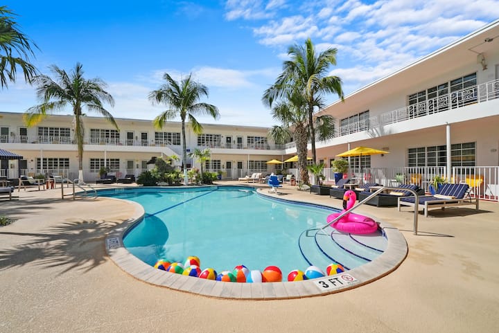 Garden View Double Queen Suite - Miami Beach, FL