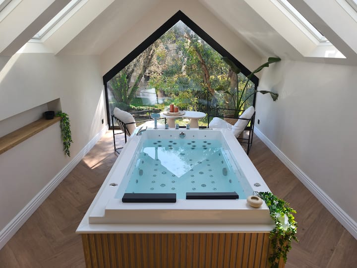 La Nuit - Suite De Charme Avec Jacuzzi Intérieur. - Auxerre