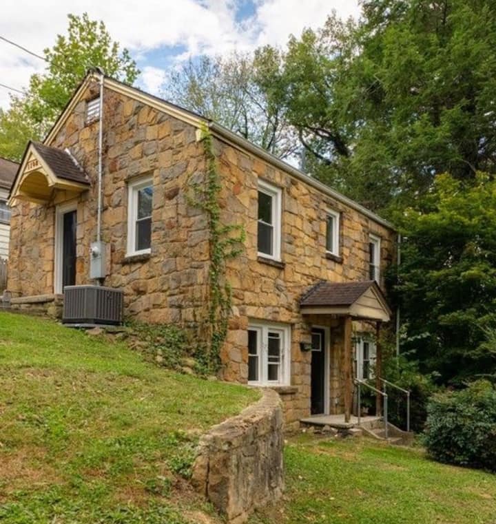Rosalie Cobblestone Cottage - Charleston, WV