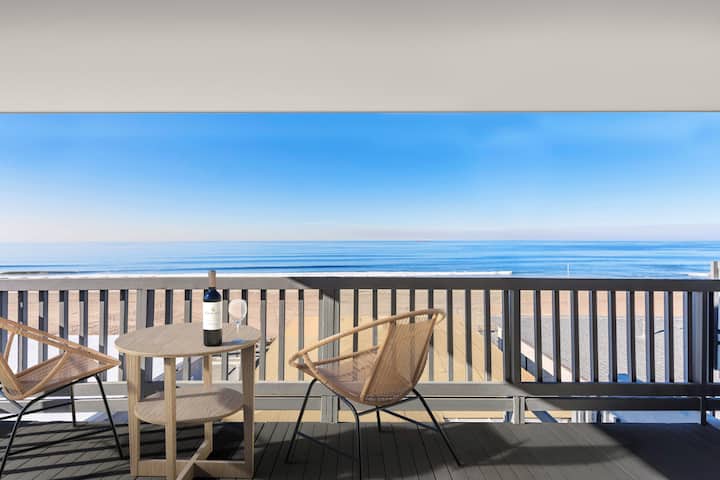 Ocean-front | Direct Beach Access | On The Strand! - Manhattan Beach, CA