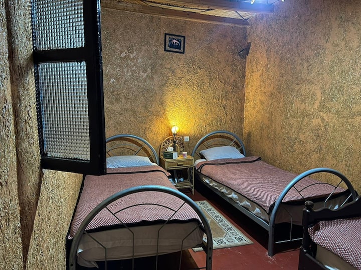 Tamsrite1:traditionel Share Room With Three Beds - Tiznit