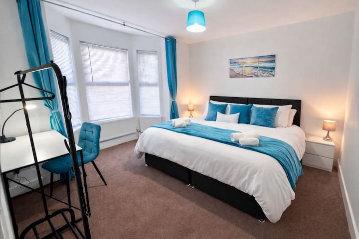 Large Contractor 5 Bed House/wi-fi/sky/parking - Bedford