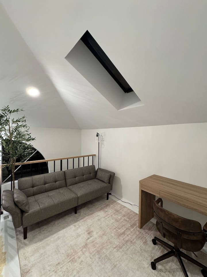 Modern Condo With Rural Charm - Lake Forest, CA