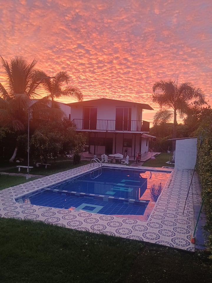 Casita Campestre Para Relajarse - Ginebra