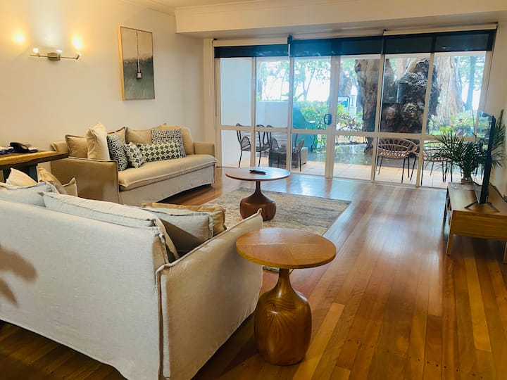 Beachfront Ground Floor Villa In Boutique Resort - Palm Cove