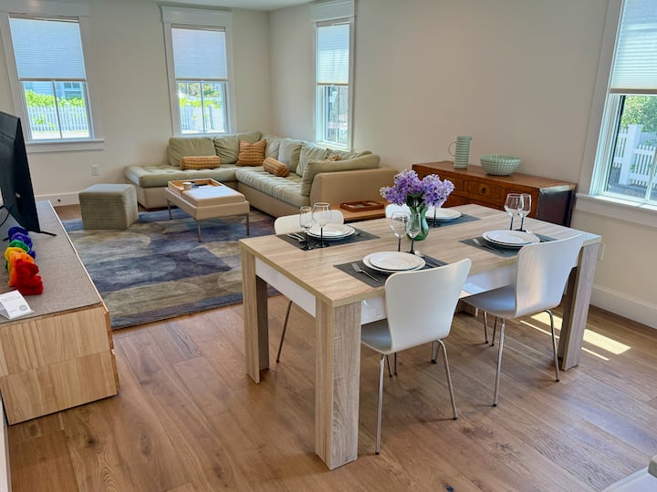 Large Luxury One Bedroom + Studio, Ev Parking - Provincetown, MA