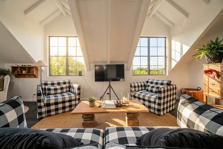 American Style Barn House On 5 Acres Private Land - Tamborine Mountain