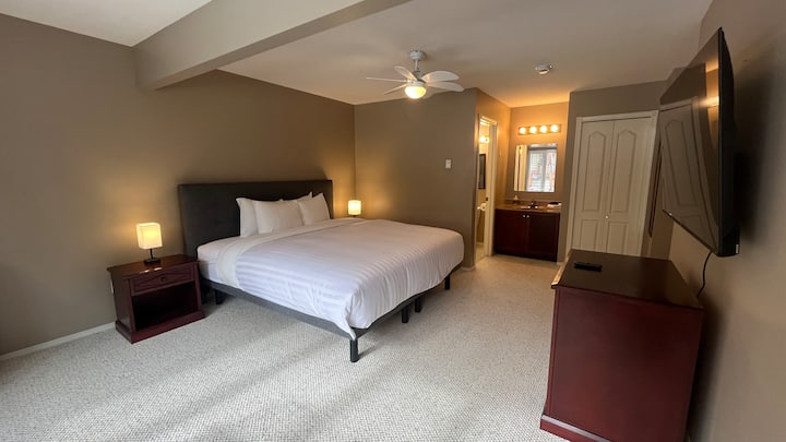 Hotel-style Room By The River In Fernie - Fernie